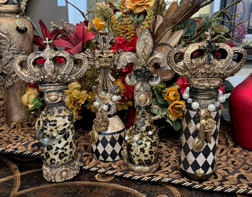 Michelle Butler Designs Set of Two Black and Gold Wall Plaque – Reilly ...